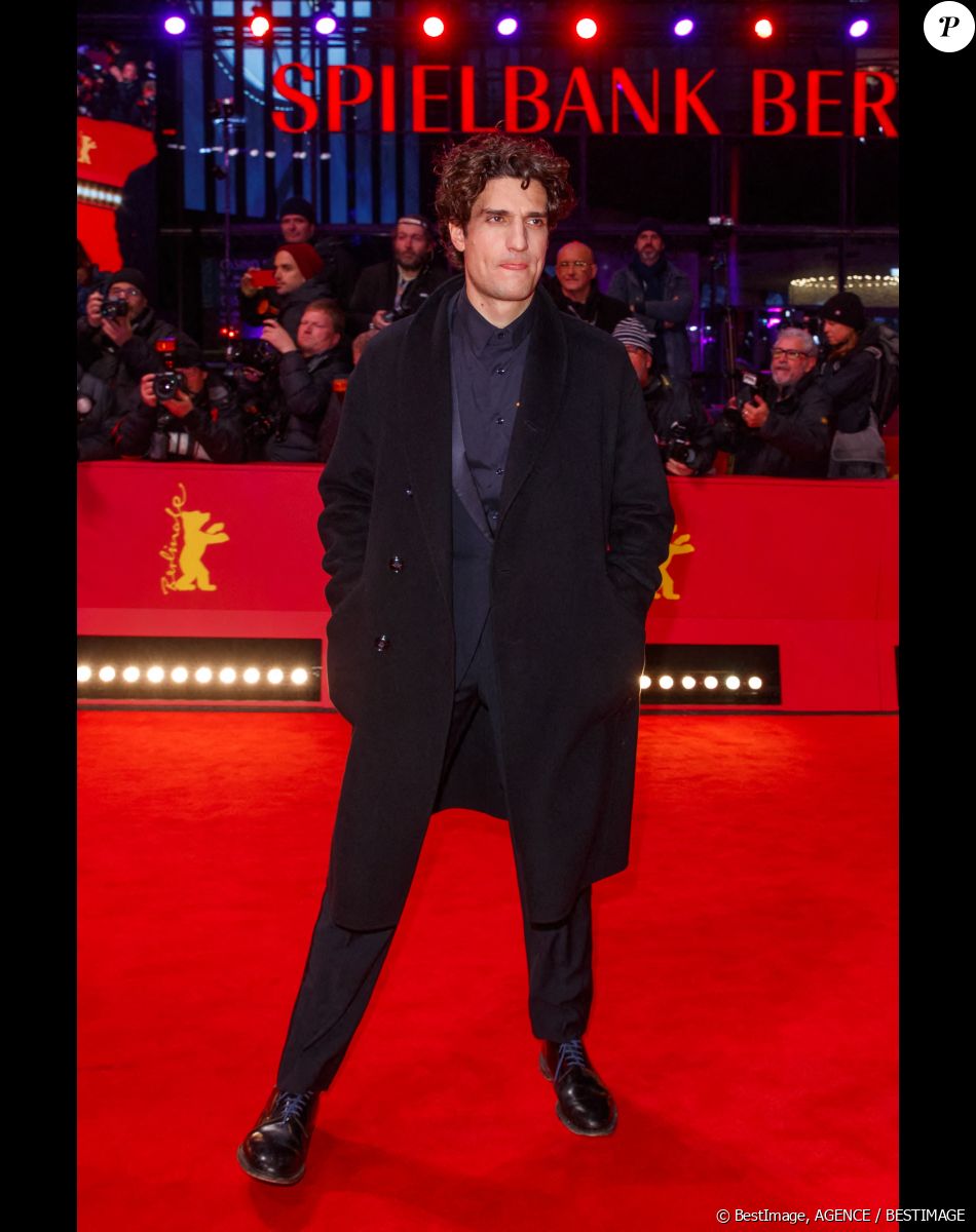 Louis Garrel avec ses soeurs et son père... le clan réuni à La ...