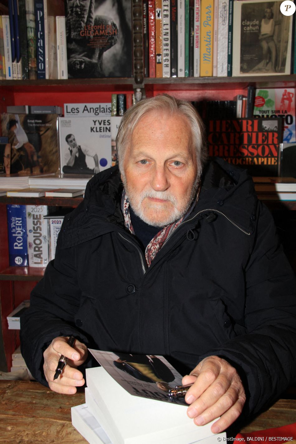 Exclusif - Jean-Jacques Debou en dédicace de son livre La couleur des ...