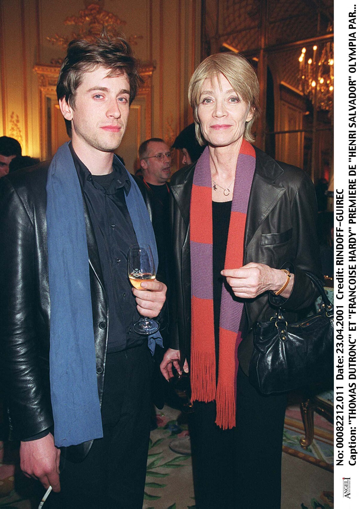 Photo : Fils unique de Françoise Hardy, il est très proche de sa mère ...