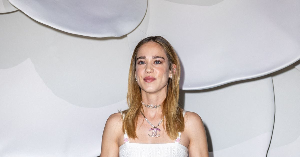 Matilda Lutz - Photocall du défilé de mode prêt-à-porter automne-hiver ...
