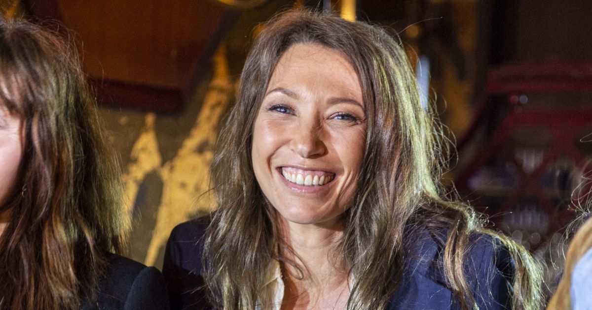 Laura Smet - Remise du prix littéraire La Closerie des Lilas à la ...