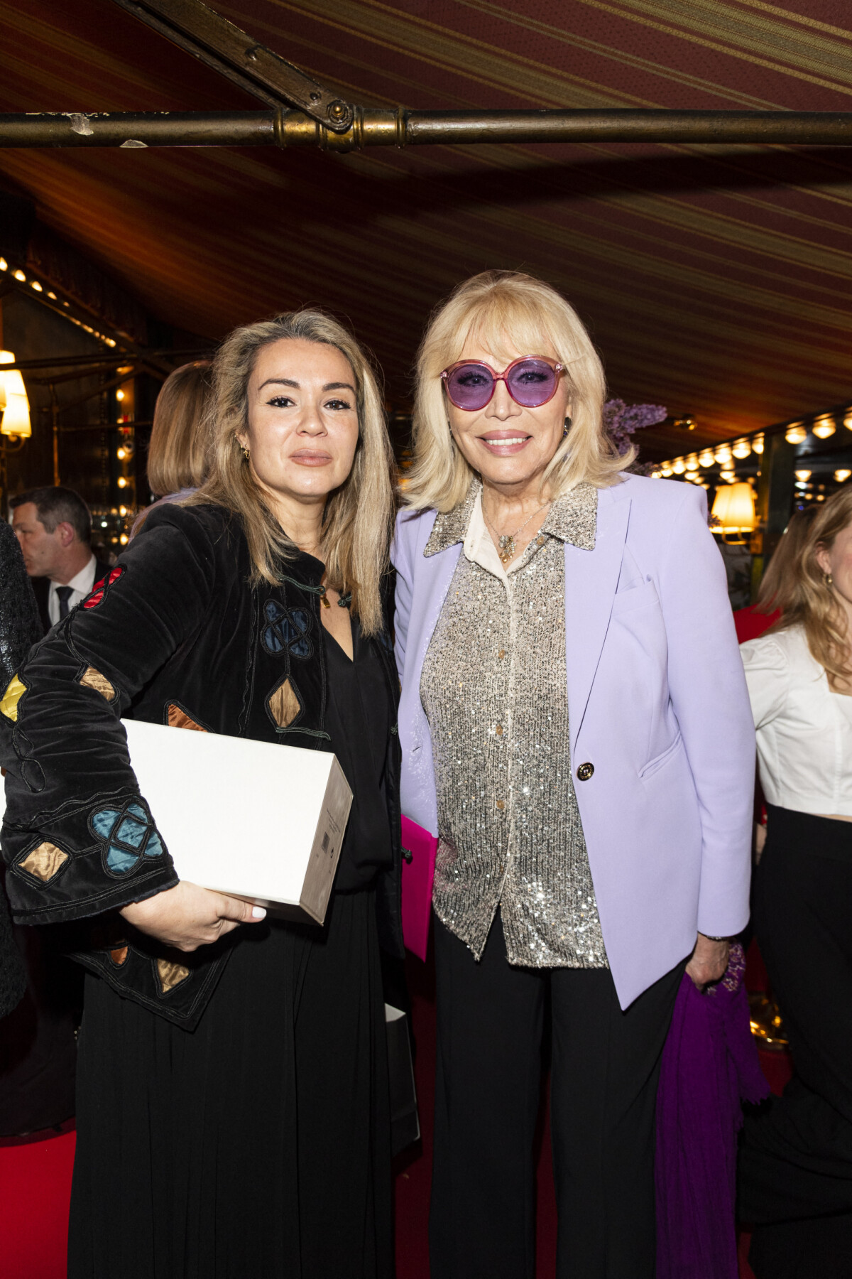 Photo : Amanda Leau avait choisi une veste couleur lilas Yasmina Ghata ...