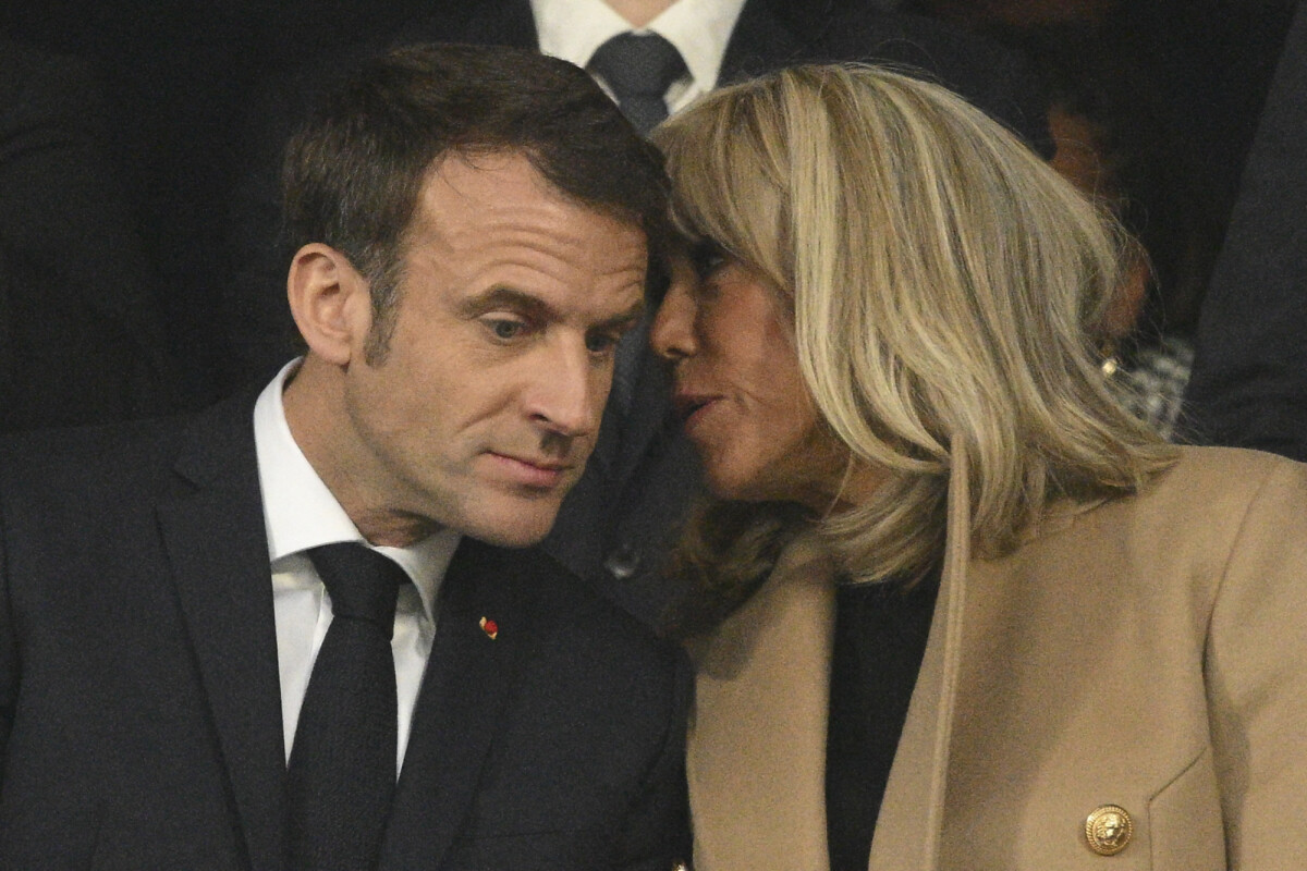 Photo : Emmanuel Macron et sa femme Brigitte se sont montrés très ...