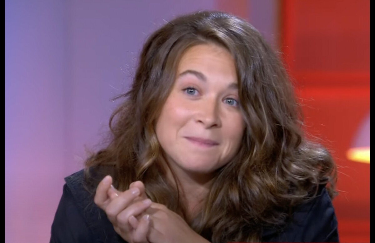 Vidéo : Emma Becker dans C à vous - Purepeople