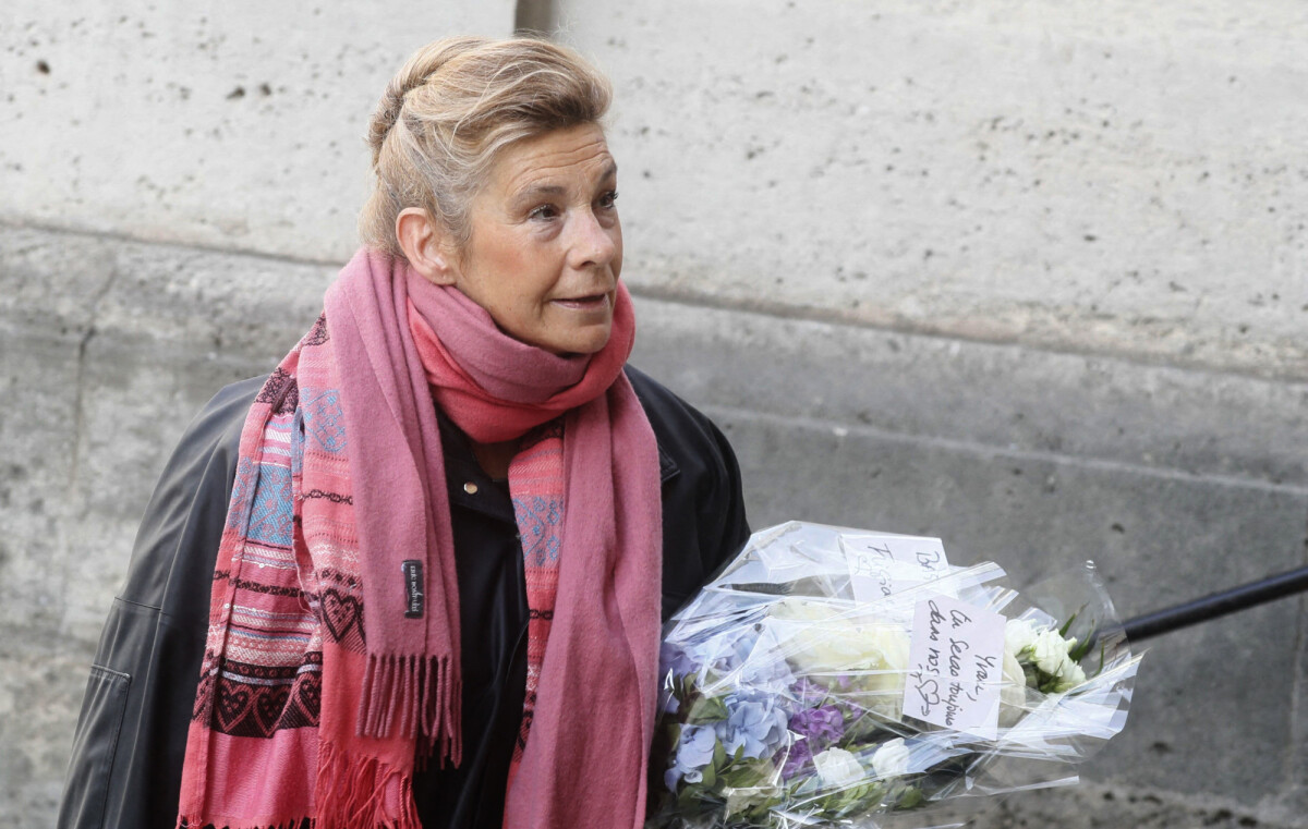 Photo : Exclusif - Frigide Barjot - Arrivées aux obsèques de Yvan ...