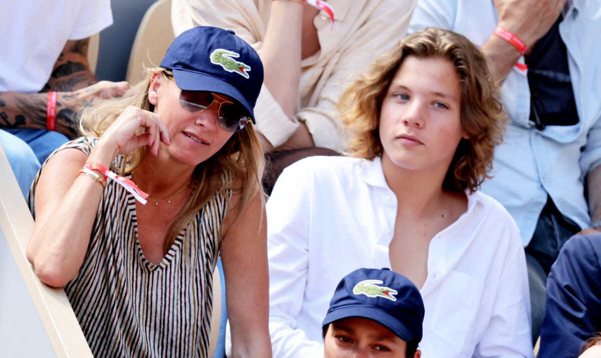 Photo : Sarah Poniatowski (Lavoine) et son fils Roman - Célébrités dans ...