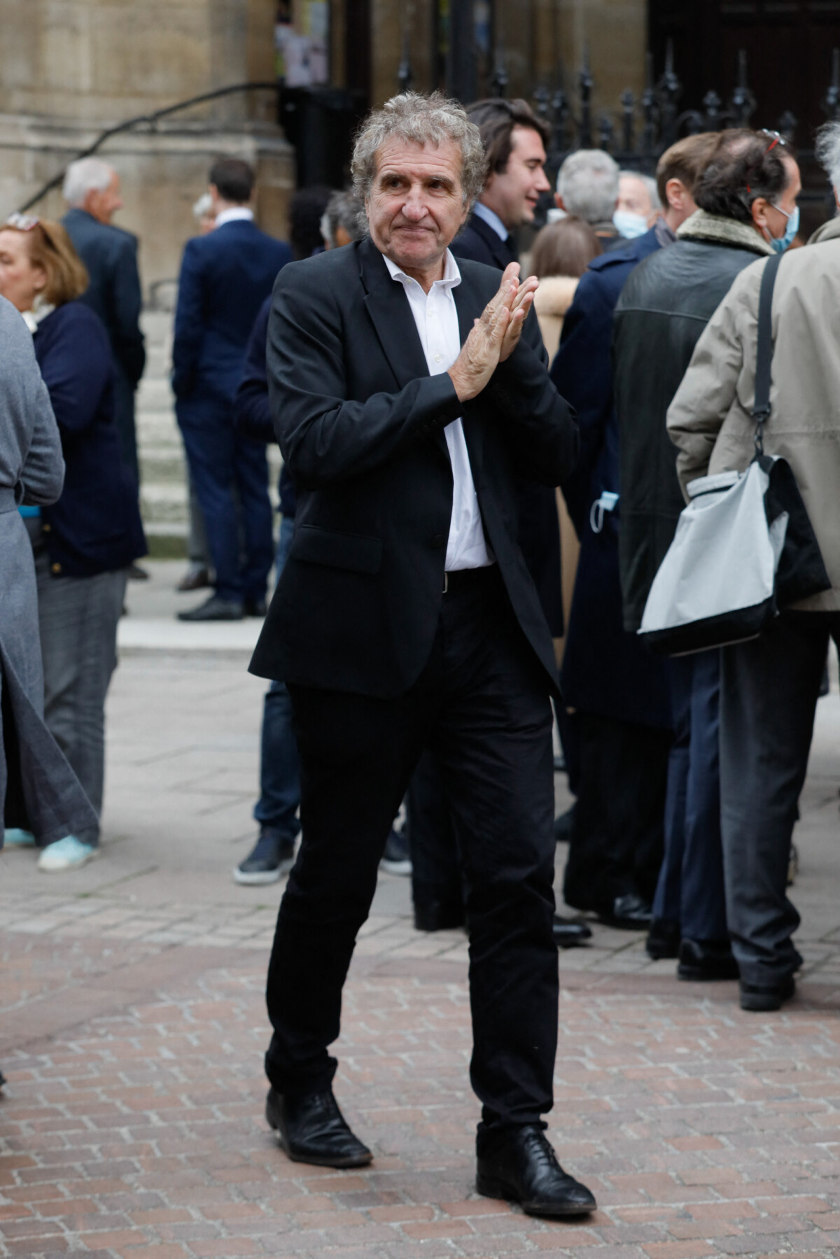 Photo : Gérard Leclerc à la sortie des obsèques d'Emmanuel de La Taille ...
