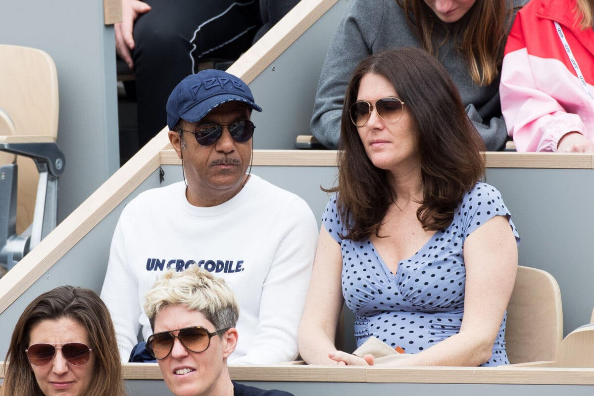 Photo : Pascal Légitimus et sa femme Adriana Santini dans les tribunes ...
