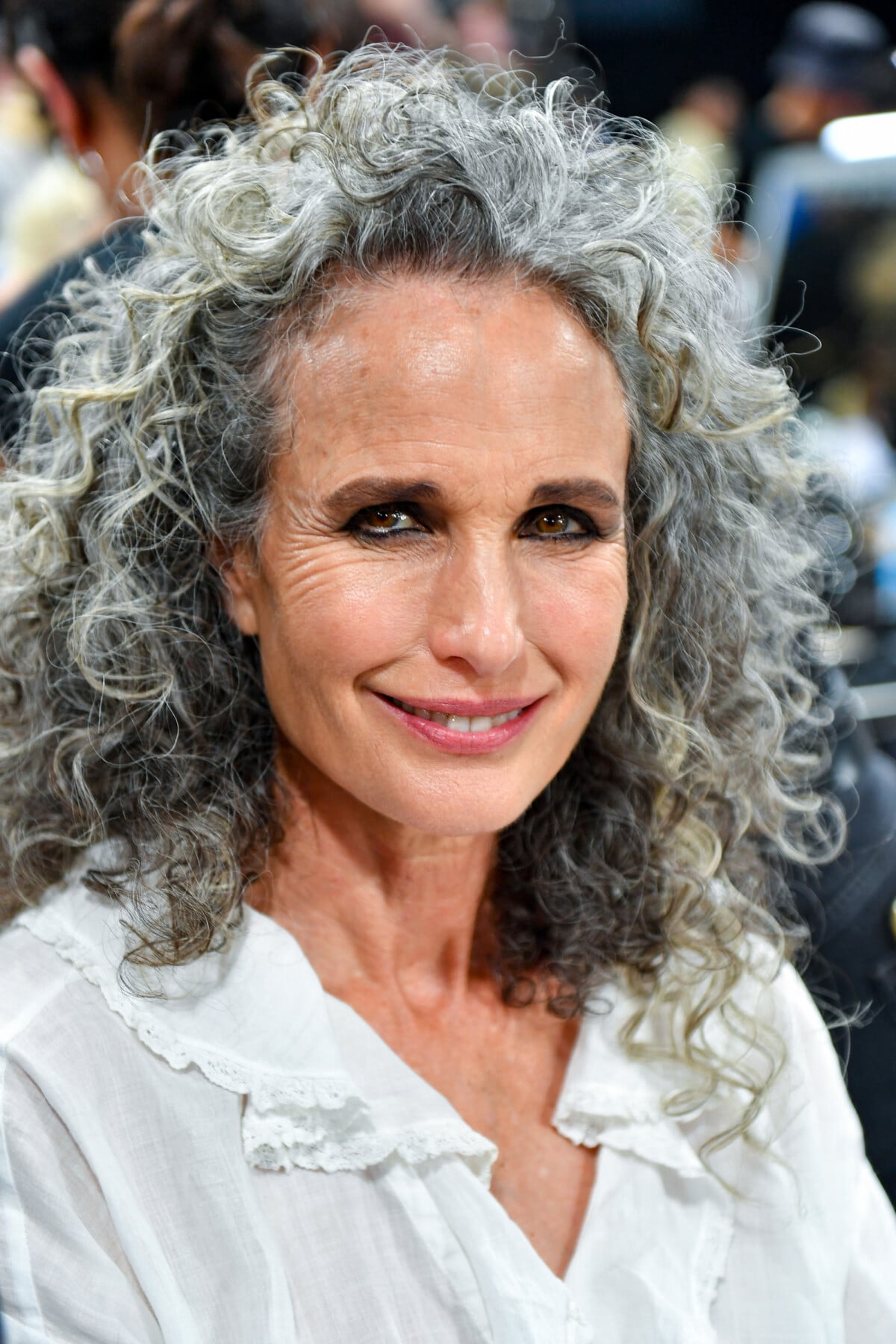 Andie Macdowell Loreal – Andie Macdowell Aujourd’Hui – NYKG