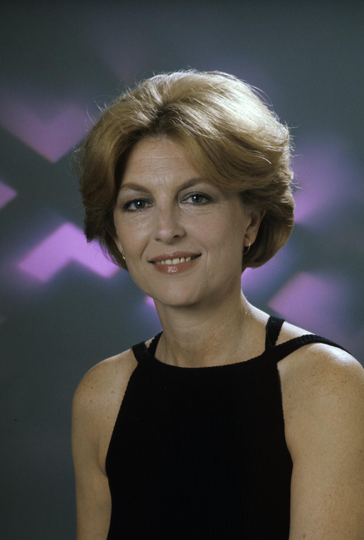 Photo : Archives - En France, à Paris, Nicole Courcel posant en juin ...
