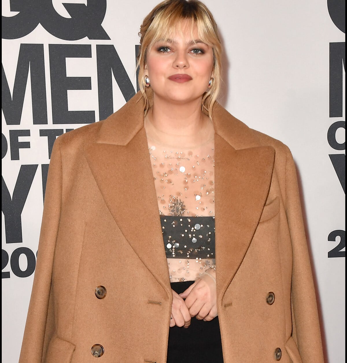 Photo : Louane a porté un total look Miu-Miu avec un manteau en laine ...