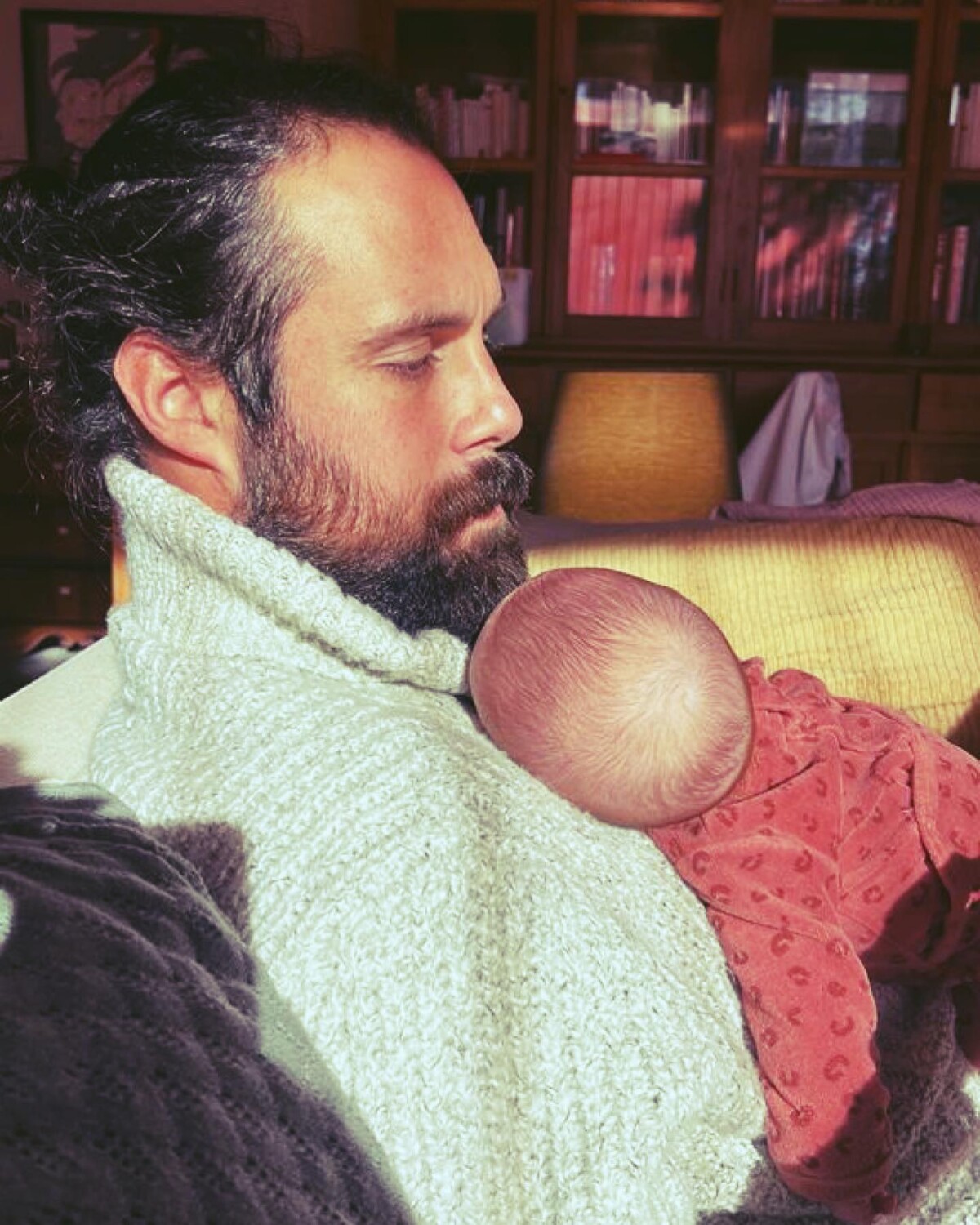 Photo : Jules avec sa fille Charlie, née le 1er septembre 2023 - Purepeople