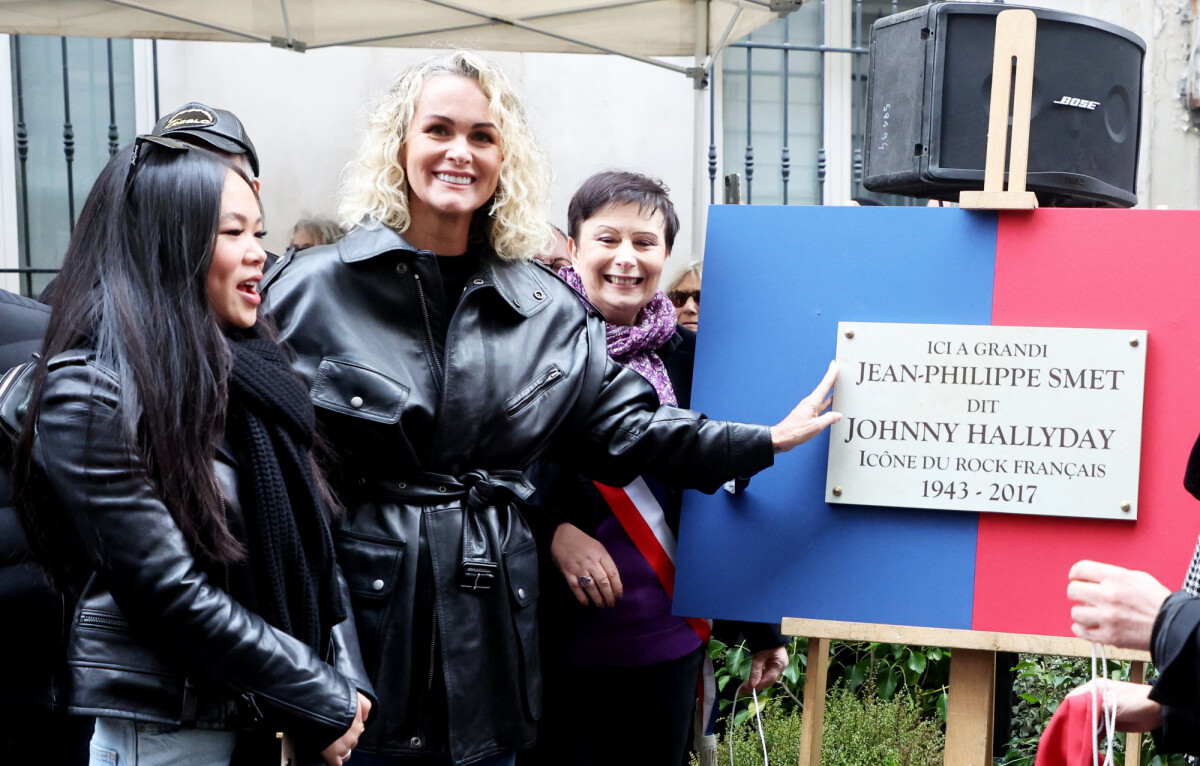 Photo : Laeticia et Joy Hallyday lors de l'inauguration d'une plaque ...