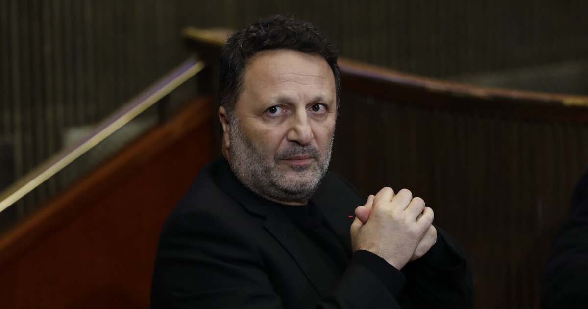 Arthur réclame près de 300 millions d'euros à Nespresso ! What else ...