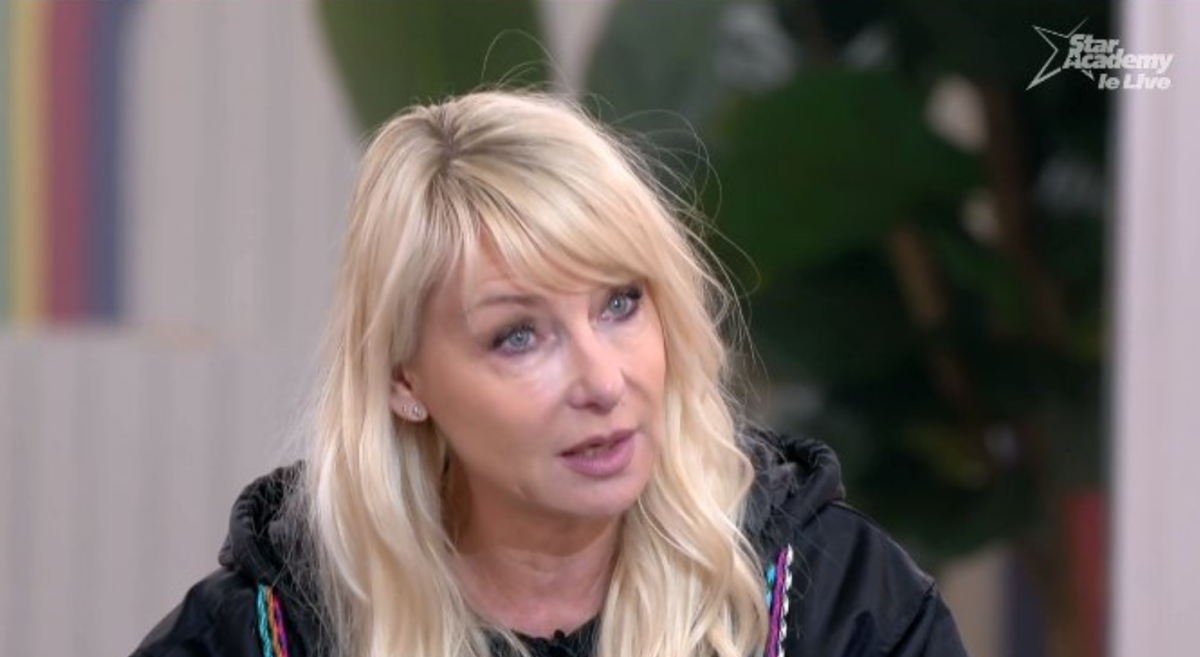 Photo : Cécile Chaduteau n'a pu retenir ses larmes - Purepeople