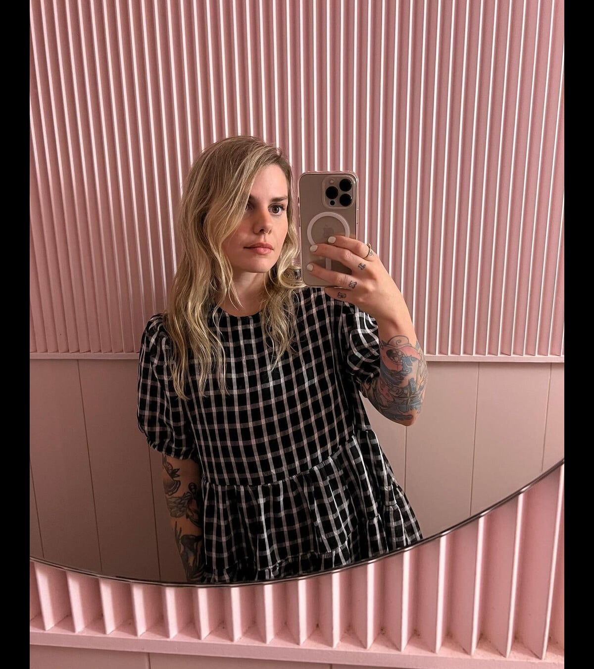 Photo : Coeur de Pirate sur Instagram. - Ode (Purepeople)