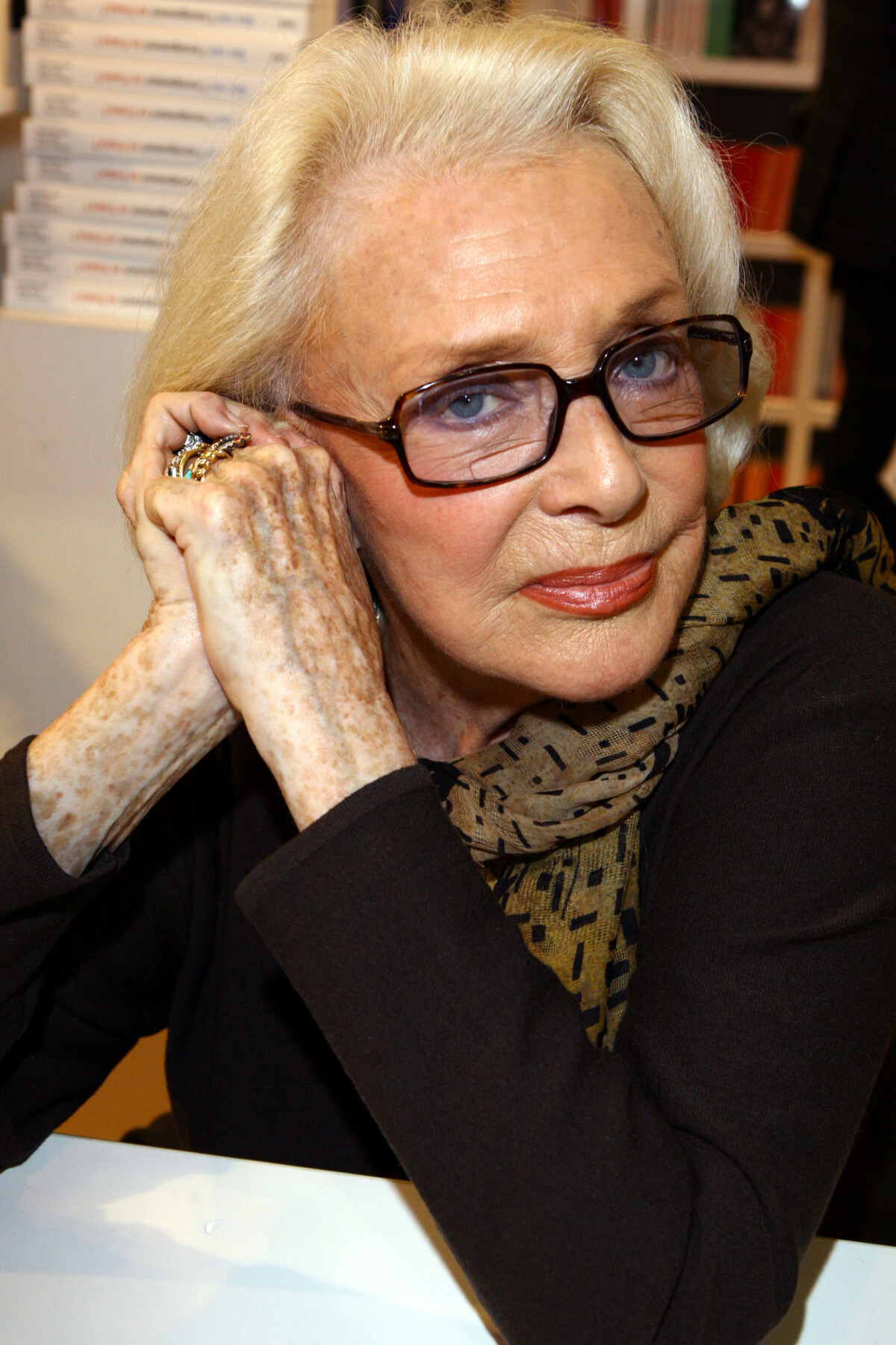 Photo : Micheline Presle au Salon du Livre 2007 - Purepeople