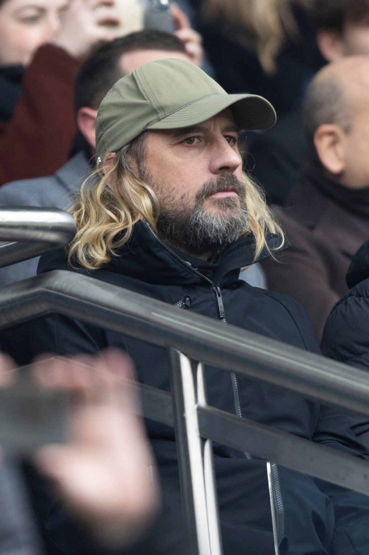 Photo : Fred Testot - Personnalités dans les tribunes du match de ...