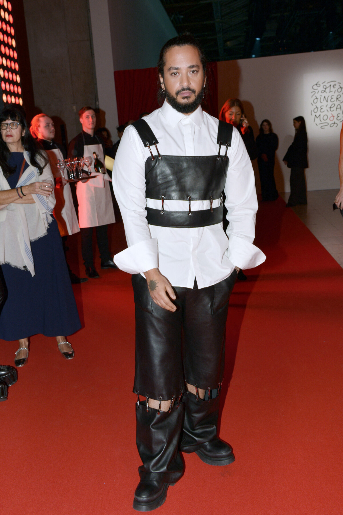Photo : Slimane au Dîner de la Mode au bénéfice du Sidaction, au Palais ...