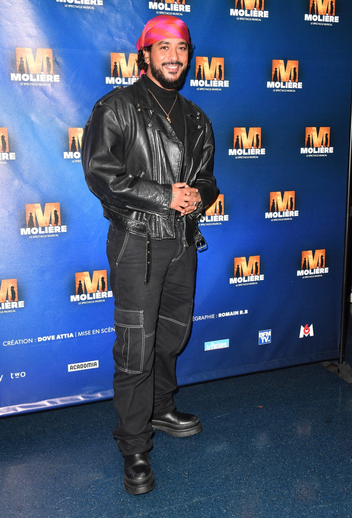 Photo : Slimane - Personnalités à la générale presse du spectacle ...