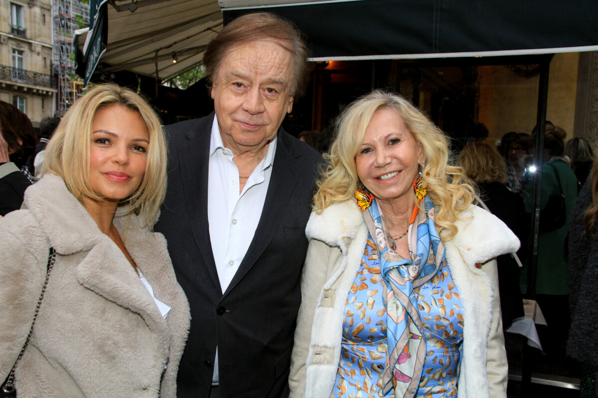Photo : Séverine Ferrer, Daniel Lauclair et Fiona Gélin lors de la ...