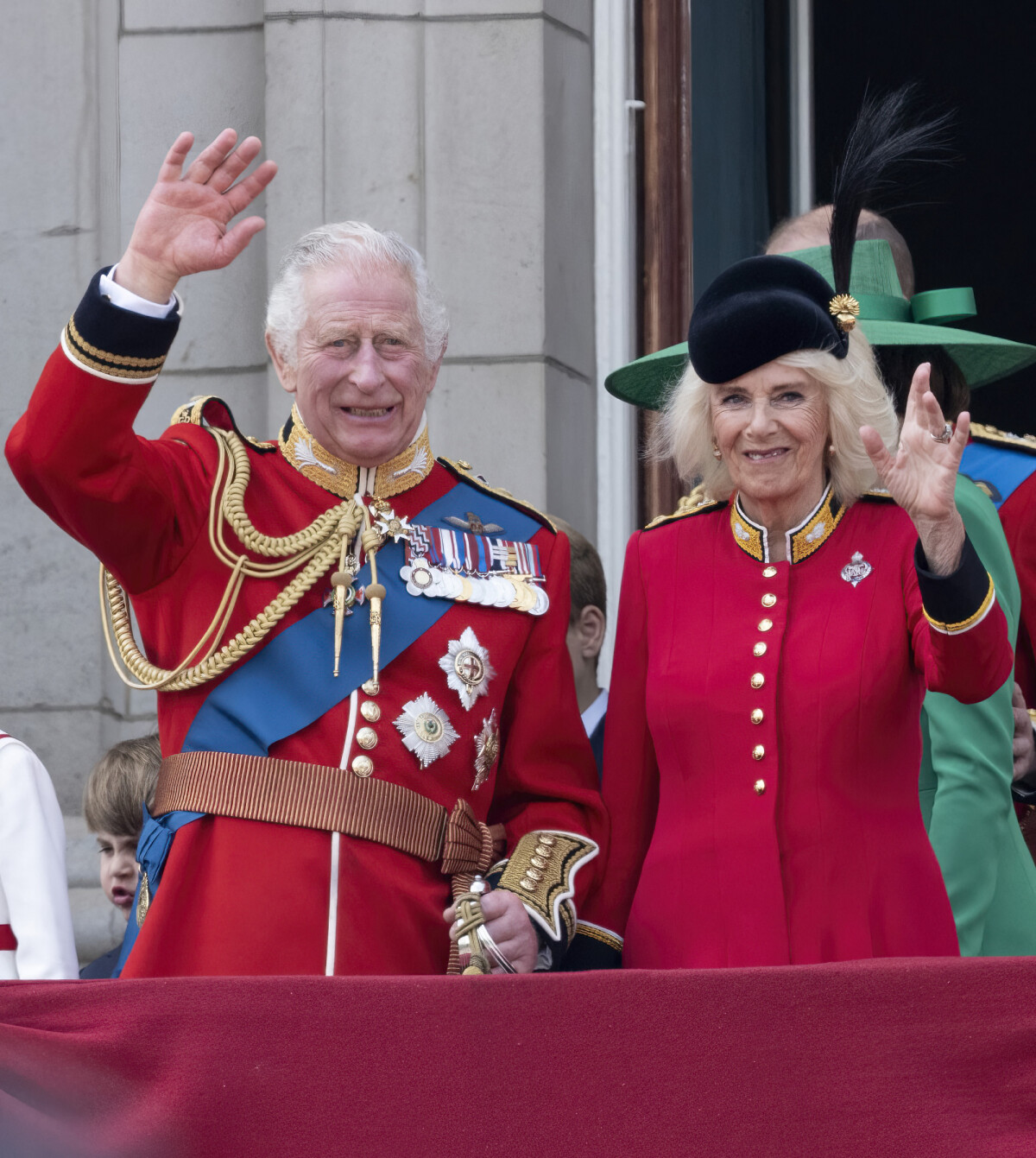 Photo : Le roi Charles a vu son premier portrait officiel dévoilé. Le ...