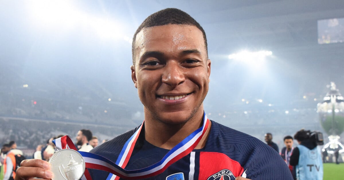MAISON DE STARS Kylian Mbappé : jacuzzi, salle de ciné, golf... Les ...