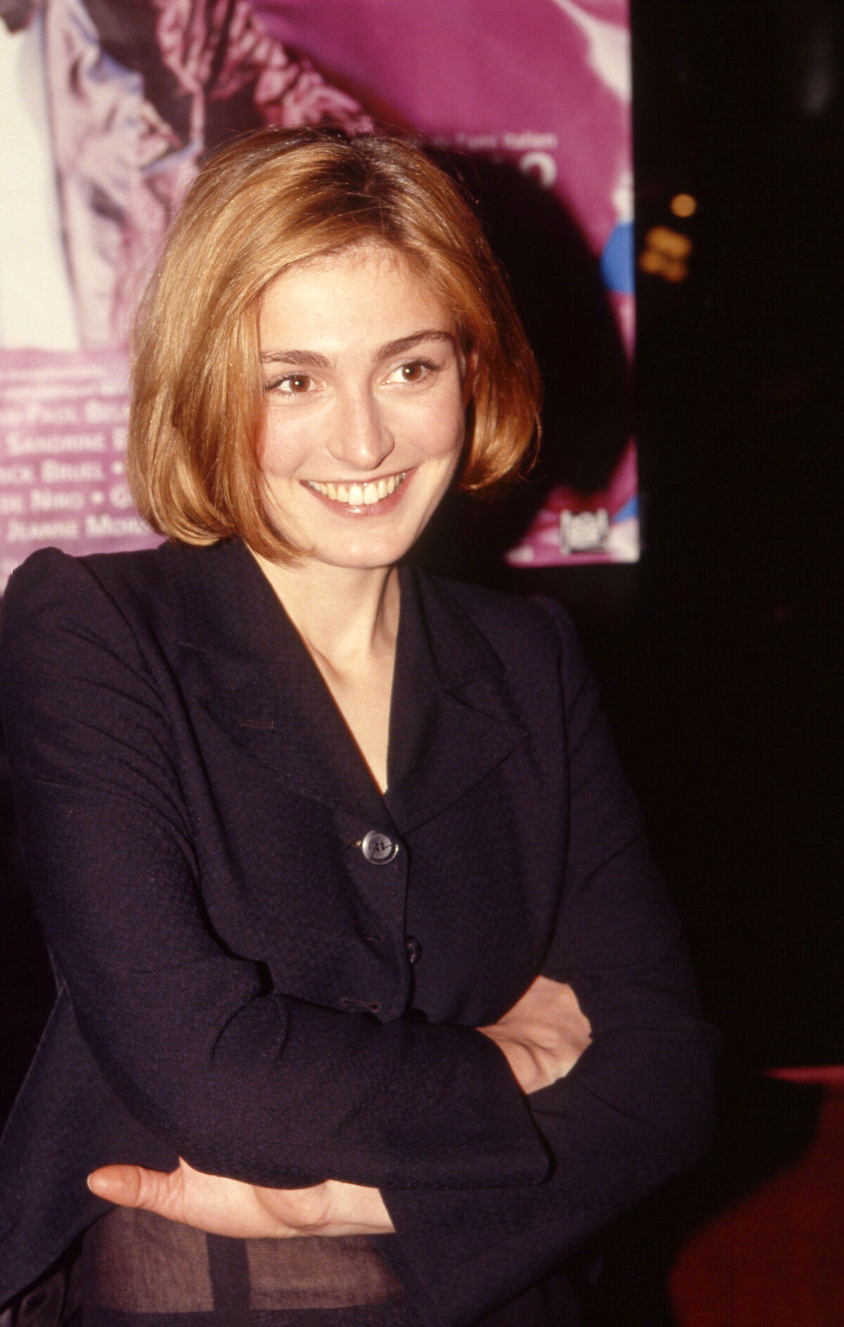 Photo : Julie Gayet en 1995, elle avait 23 ans - Purepeople