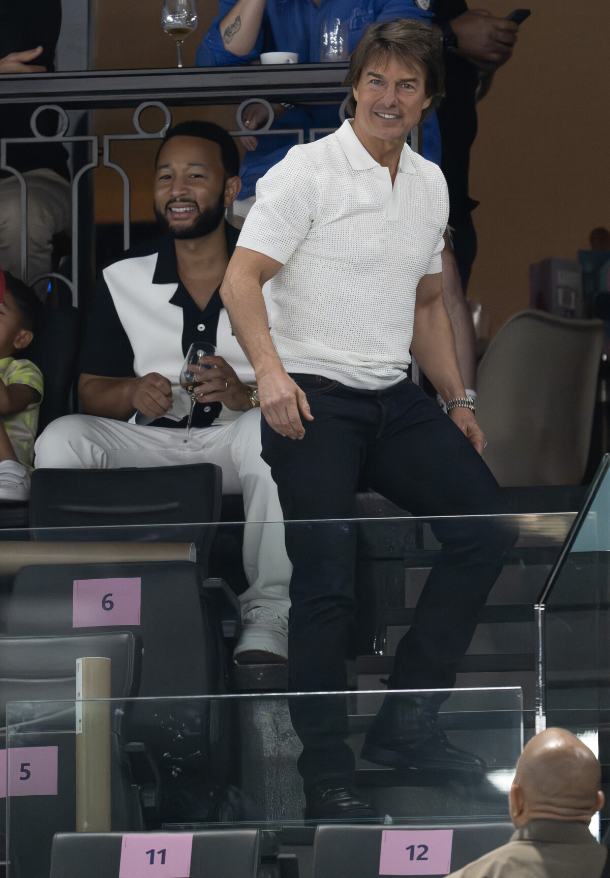Photo : Tom Cruise assiste aux épreuves de gymnastique avec Simone Biles des USA lors des Jeux ...