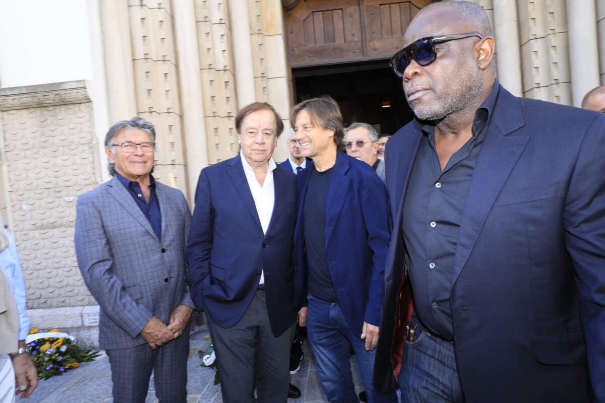 Photo : Daniel Lauclair, Daniel Bravo, Basile Boli - Sorties des ...