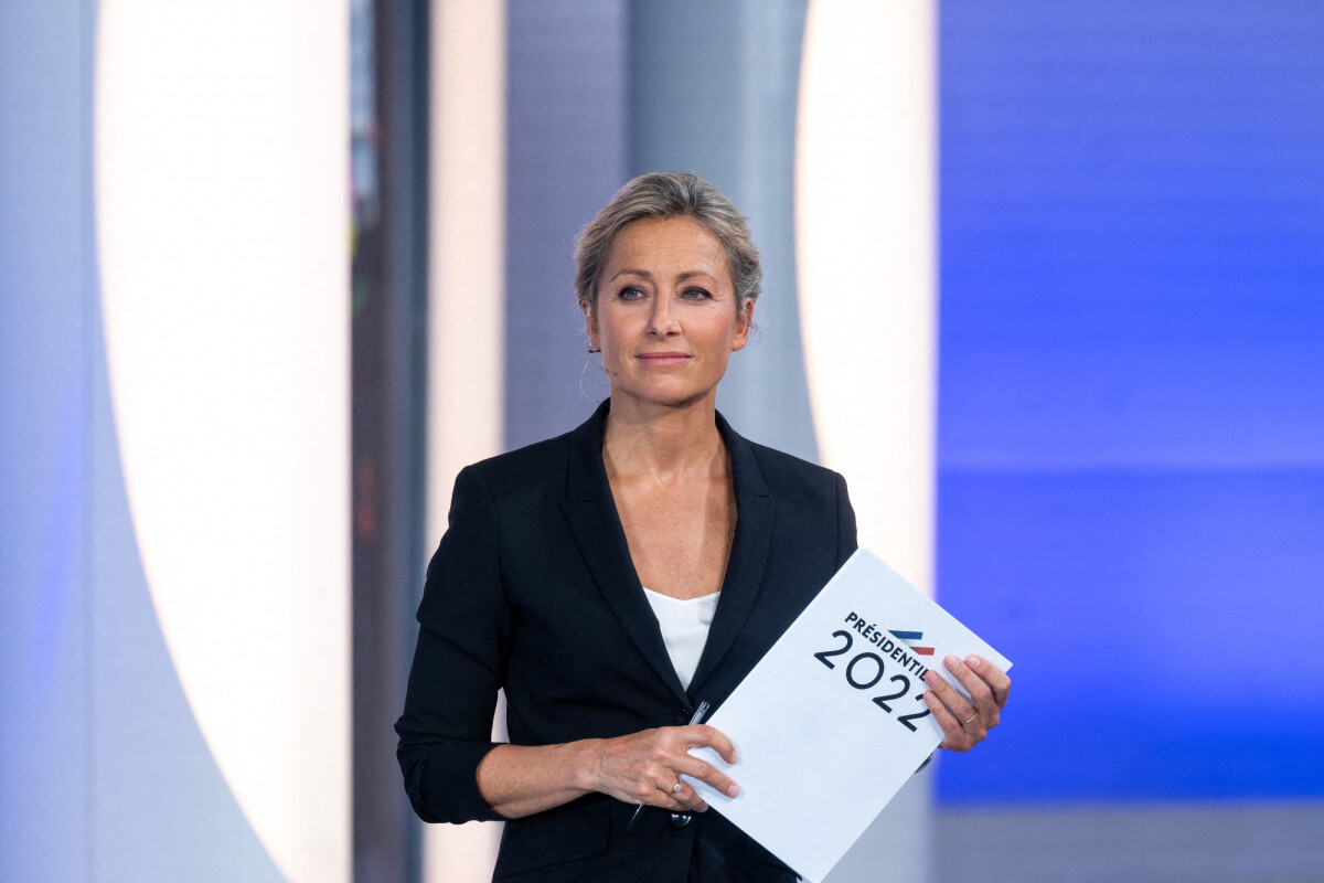 Photo : Les journalistes français Anne Sophie Lapix et Laurent ...