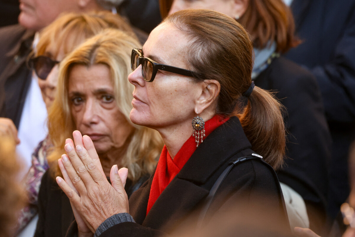 Photo : Carole Bouquet - Sortie des Obsèques de Michel Blanc en l ...