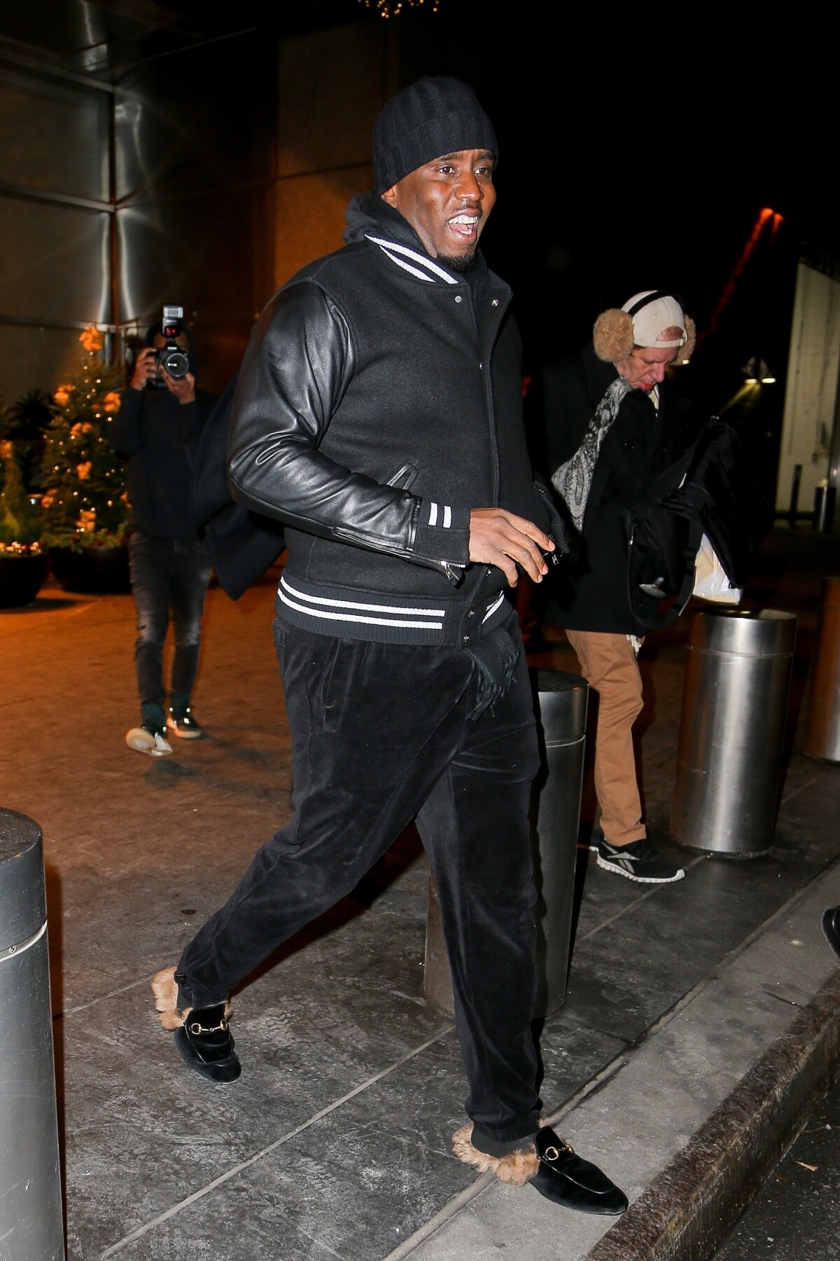 Photo : Sean Combs à la sortie de son hôtel à New York. Le rappeur a ...