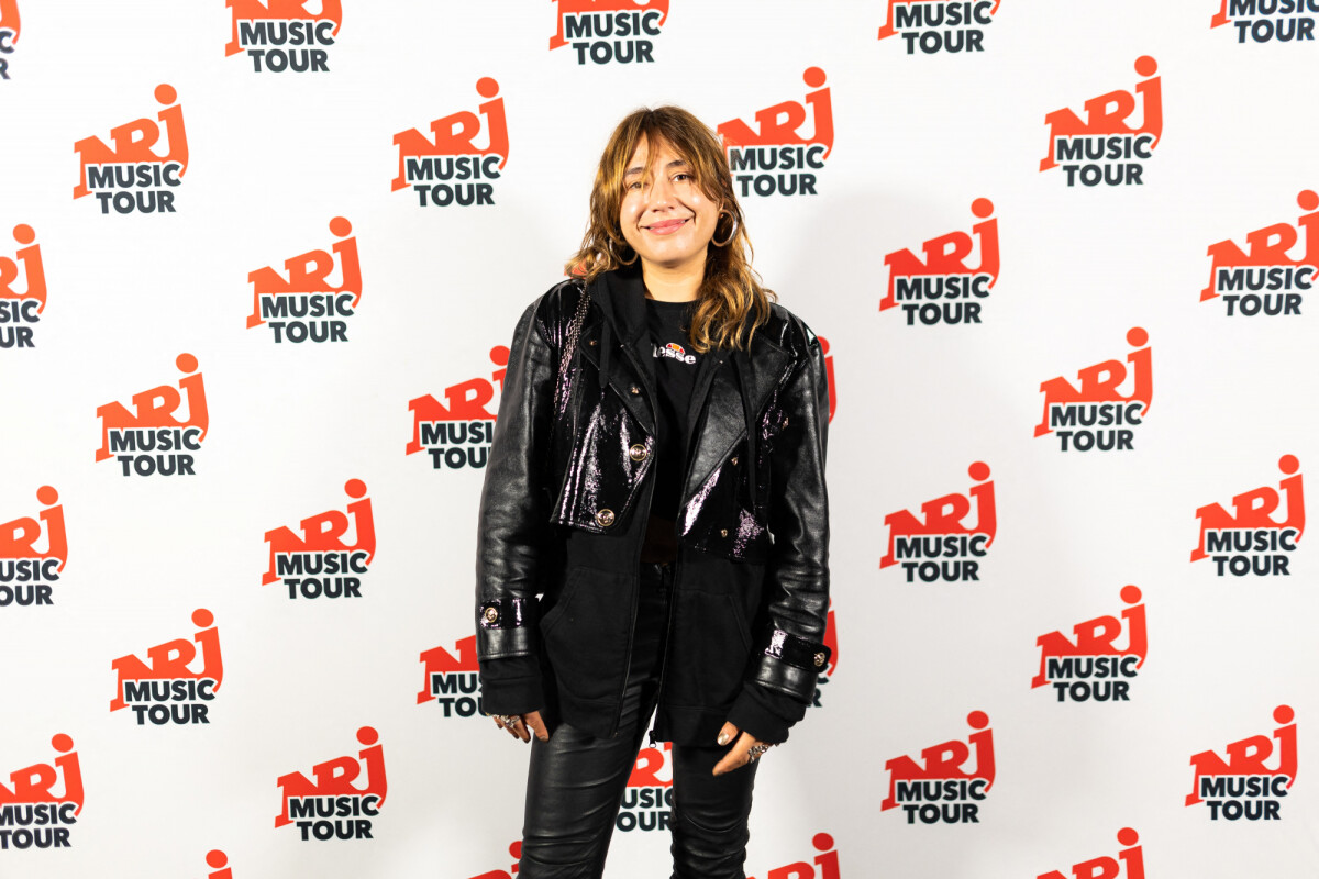 Photo : Izia Higelin - Photocall du concert "NRJ Music Tour" à La Seine ...