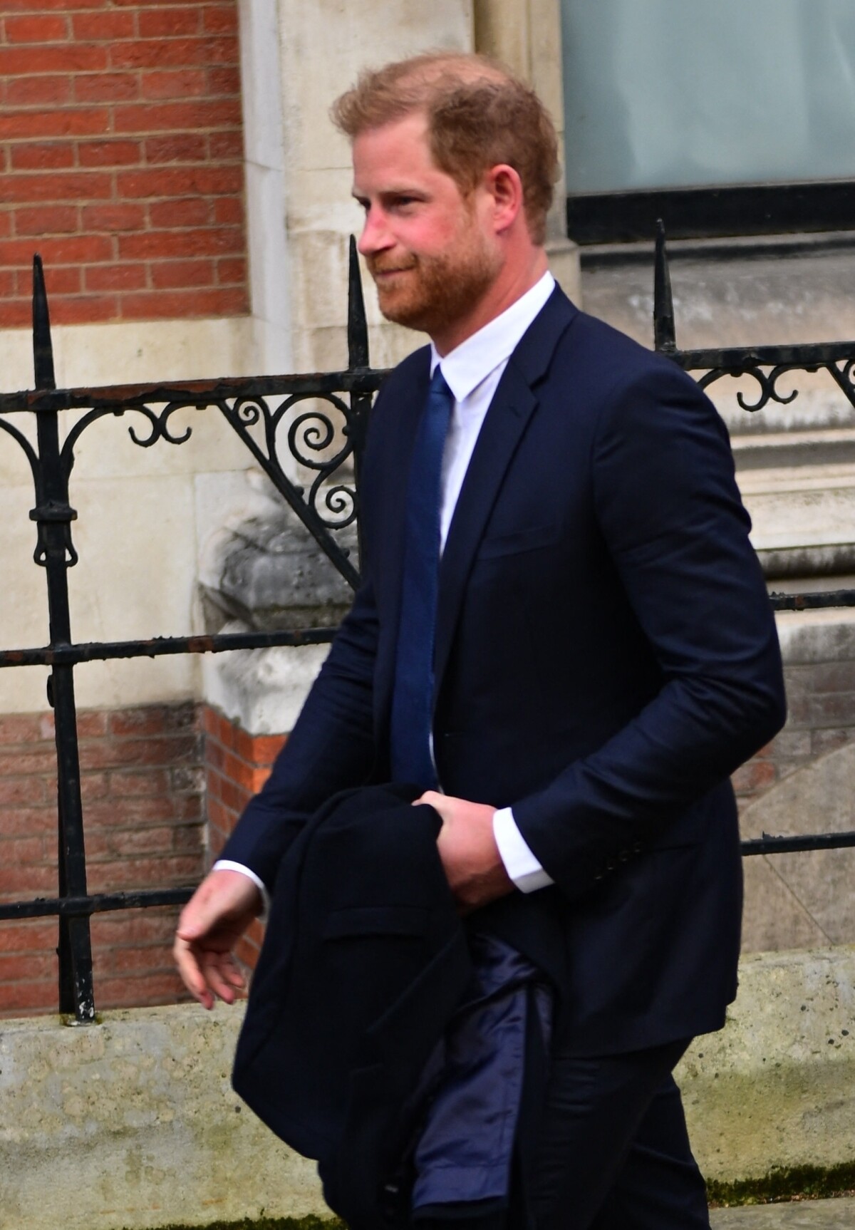 Photo : Le prince Harry, duc de Sussex,à la sortie du procès contre l ...