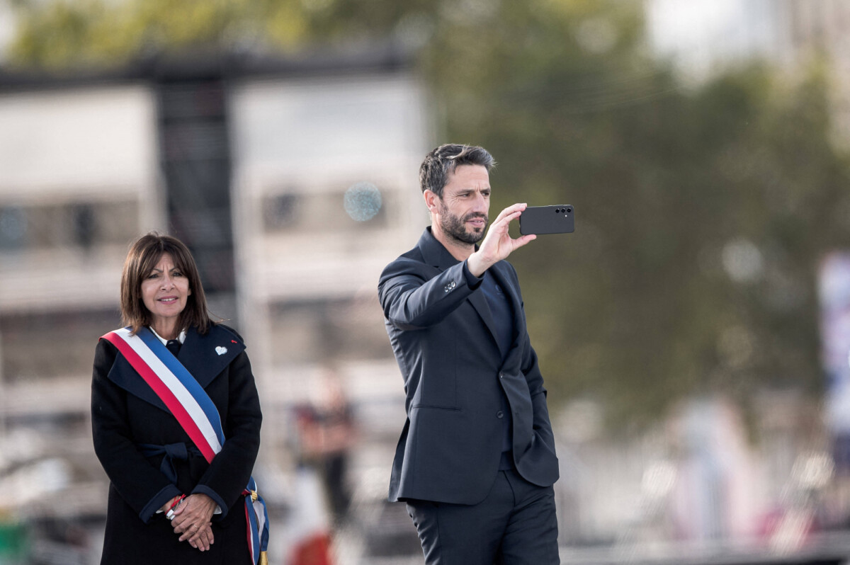 Photo : Anne Hidalgo (maire de Paris) et Tony Estanguet (président du Comité d'organisation des ...