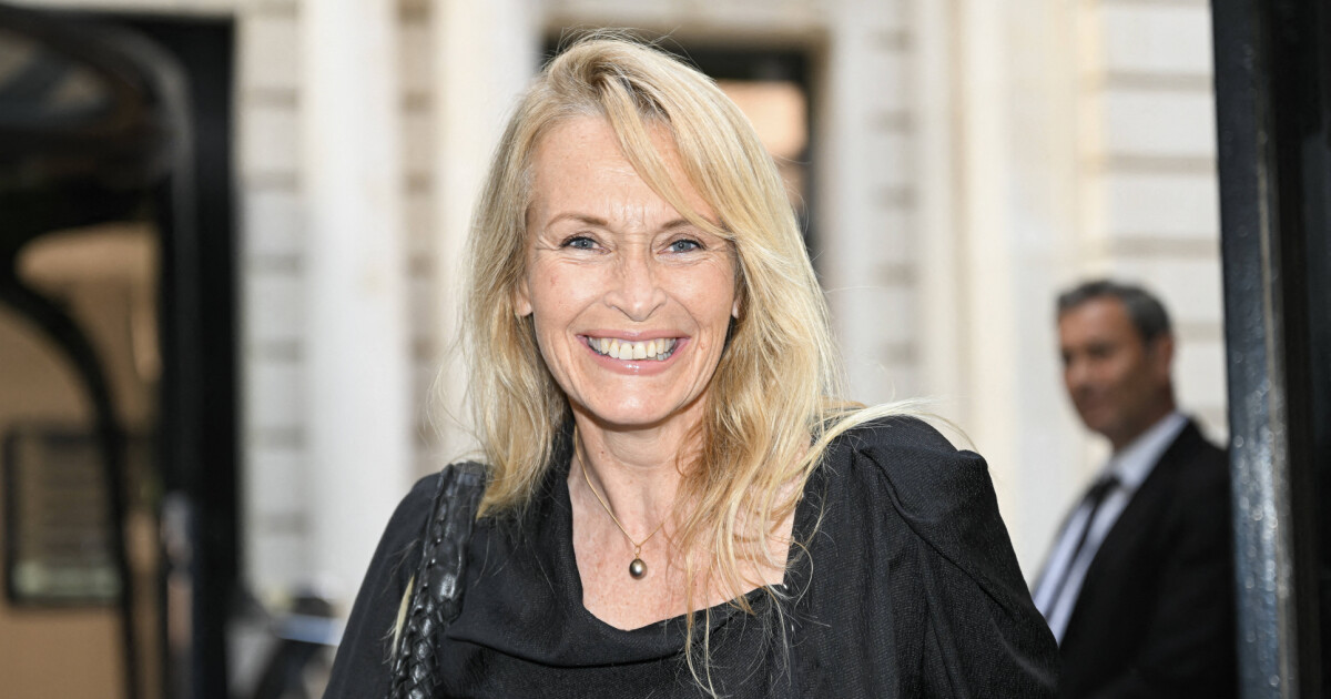 "Toi le plus beau des garçons" : Estelle Lefébure pose avec son fils ...