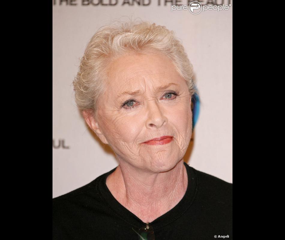 Susan Flannery est là pour recevoir le prix de la série la plus ...