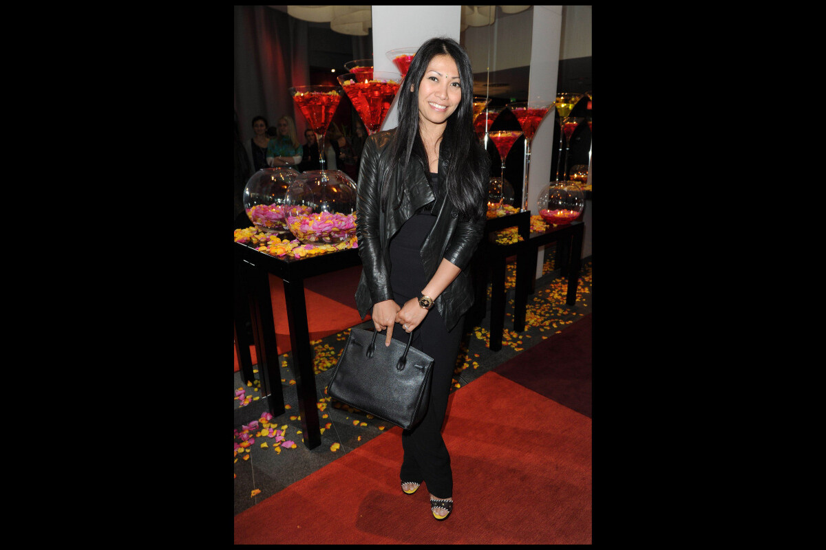 Photo : Anggun au premier anniversaire de l'Hôtel Renaissance Paris Arc ...