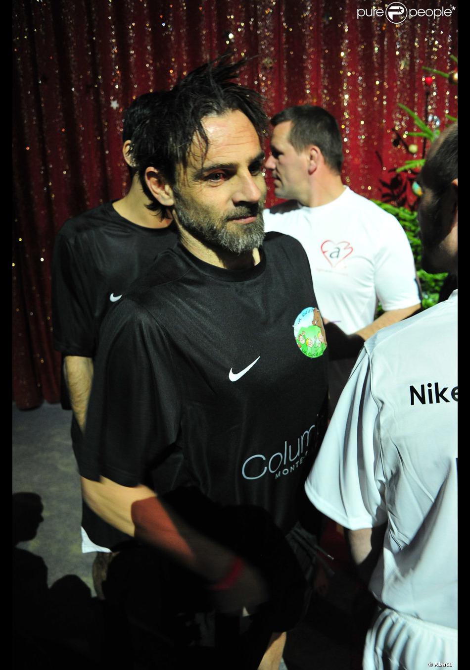 Marco Simone lors du tournoi caritatif de beach soccer organisé par les ...