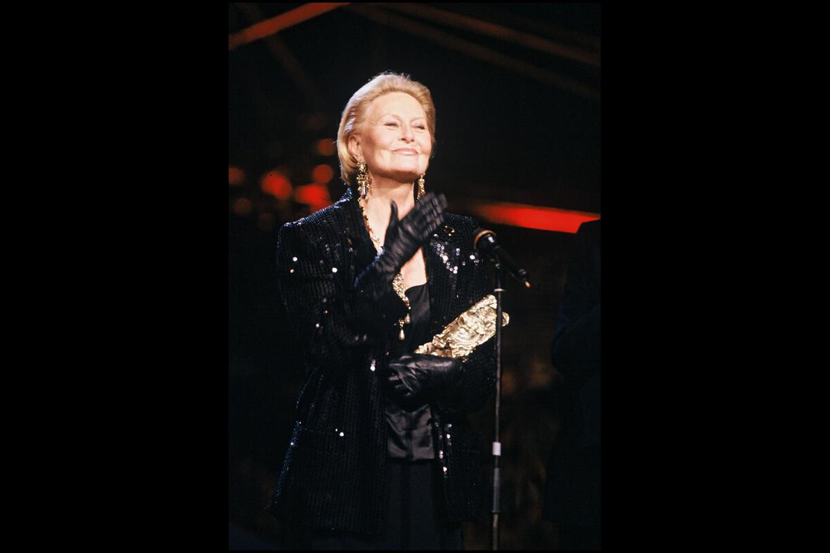 Photo : Michèle Morgan, présidente de la cérémonie des César en 1992 ...