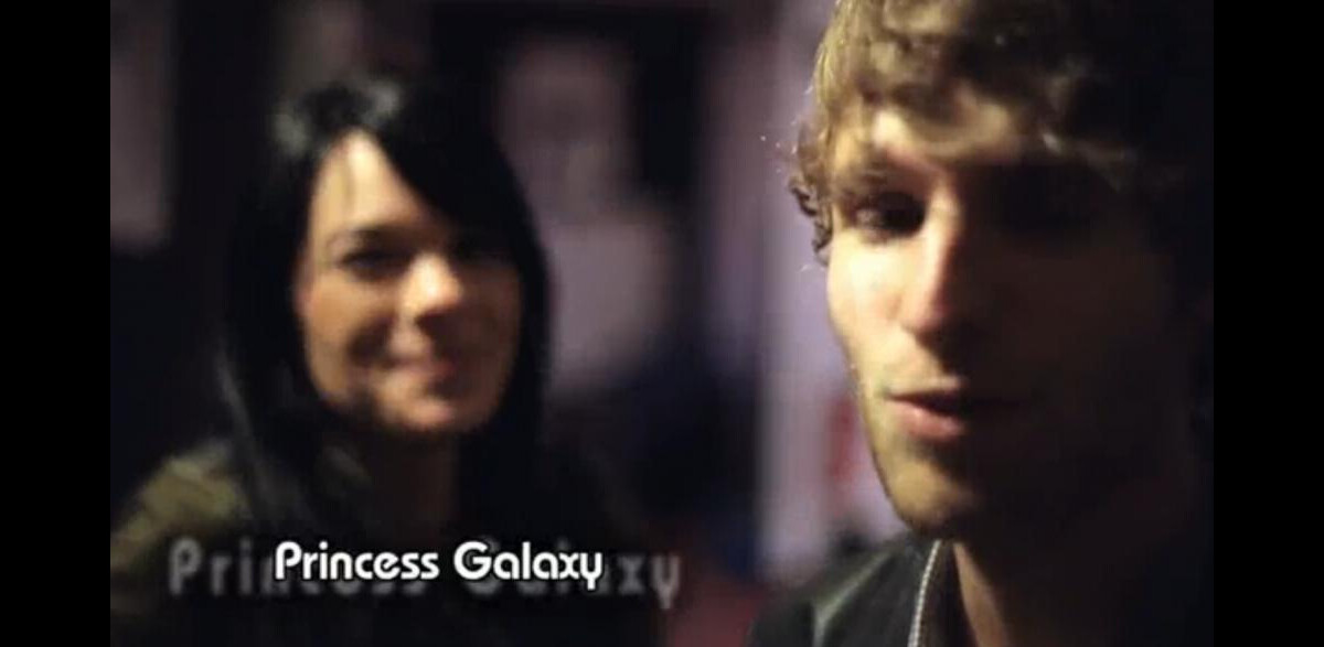 Photo : Erika et le groupe Princess Galaxy pour le site Plemi.com, mars ...