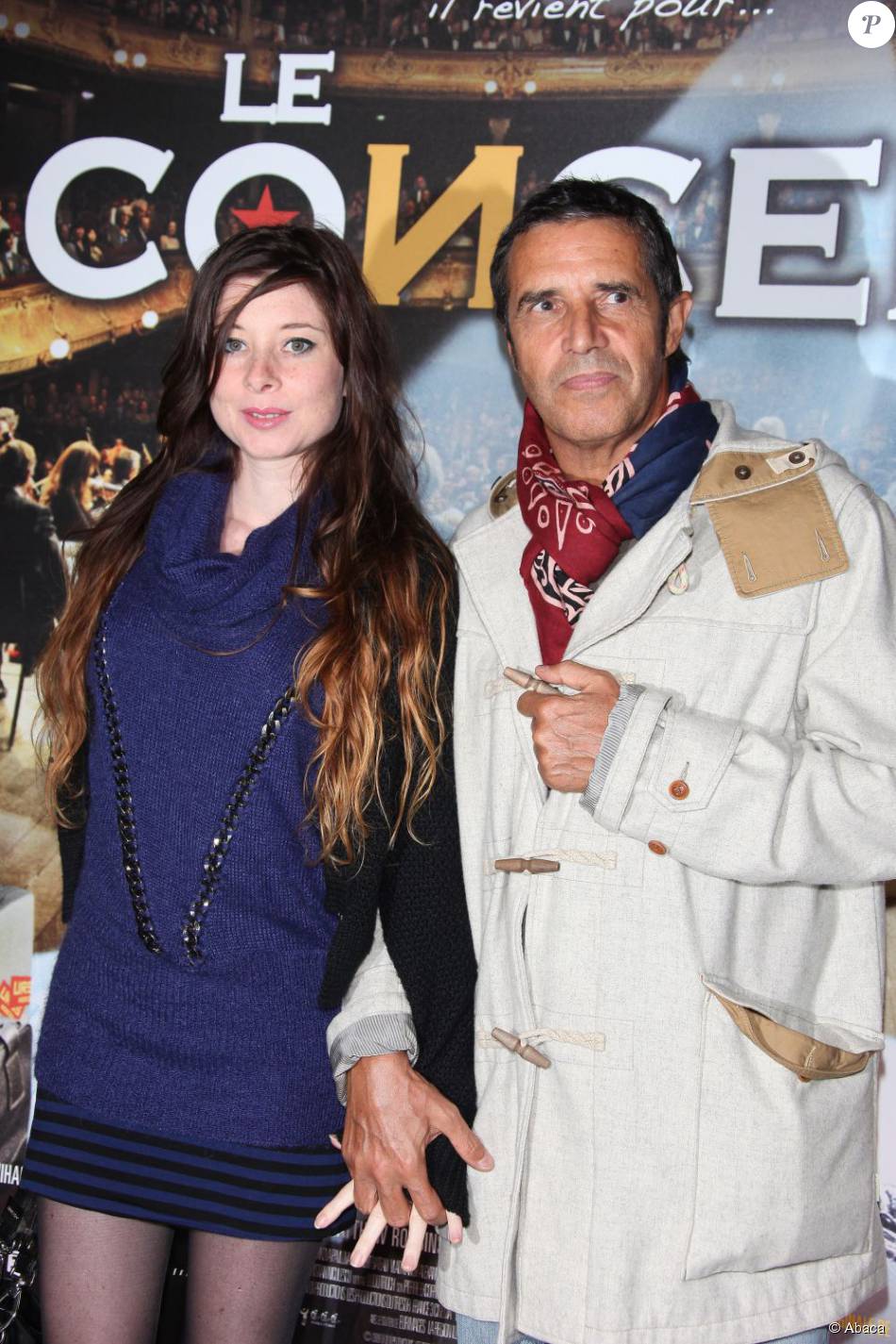 Julien Clerc et sa compagne Hélène Grémillon le 23 octobre 2009 à Paris ...