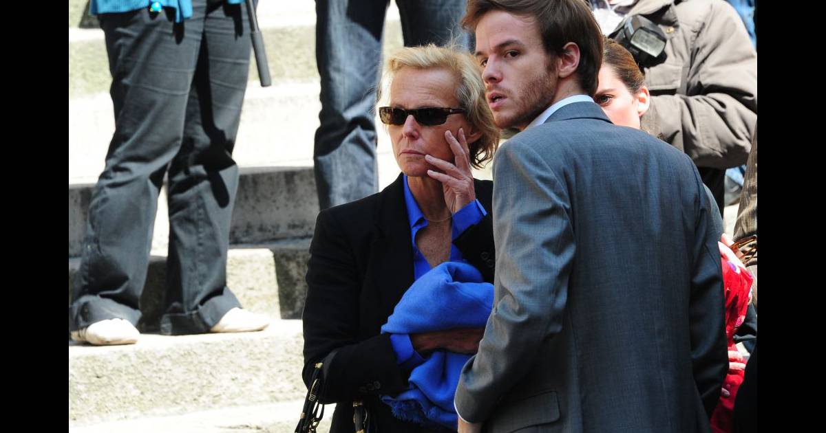 Alexandre Kouchner et Christine Ockrent aux obsèques de Marie-France ...