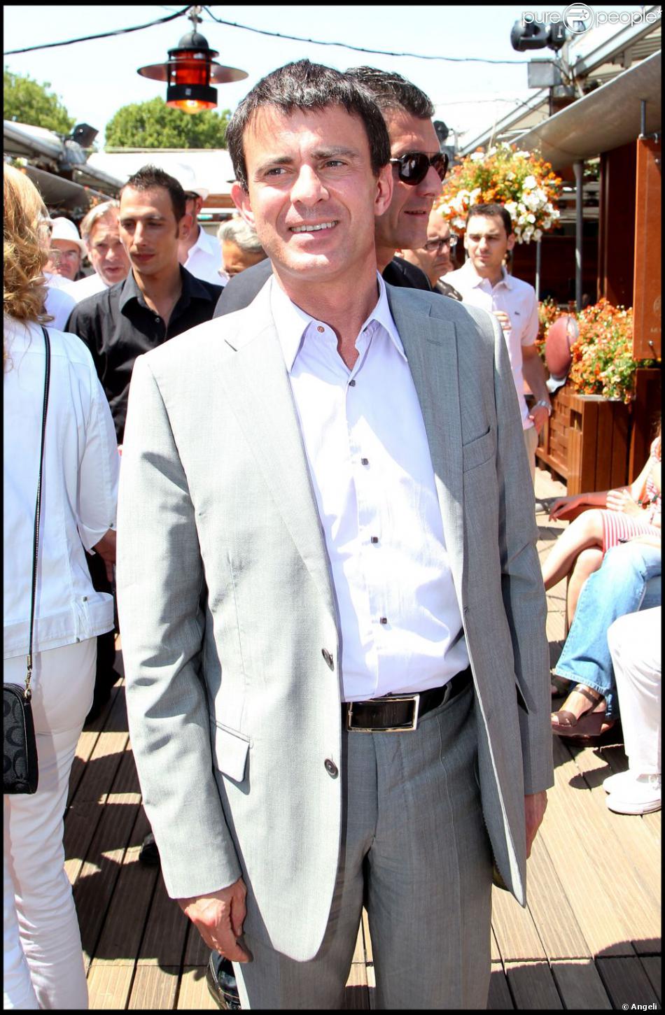 Manuel Valls au tournoi de Roland-Garros, le 2 juin 2011. - Purepeople