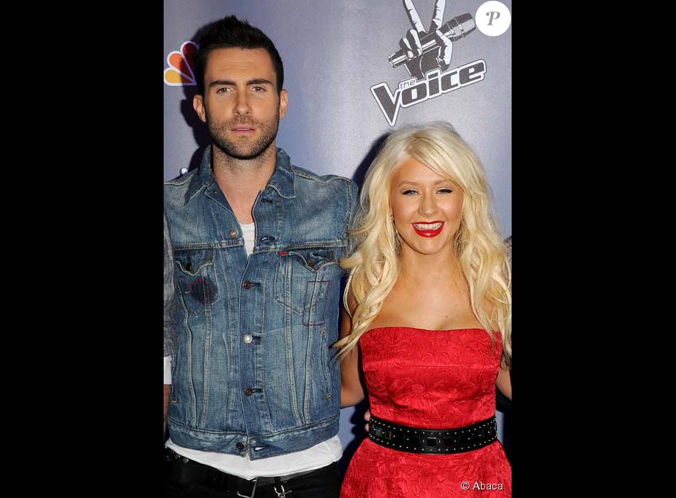 Christina Aguilera et Adam Levine de Maroon 5 posent pour la promotion ...