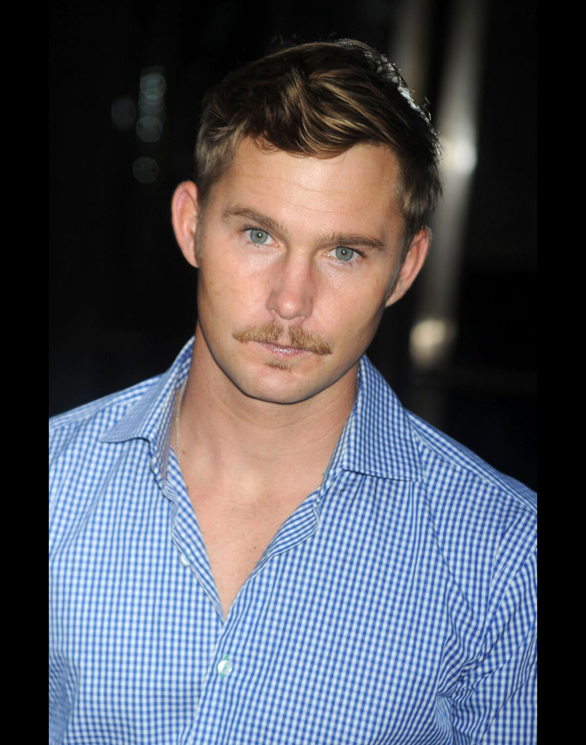 Photo : Brian Geraghty à l'avant-première de The Whistleblower, le 27 ...