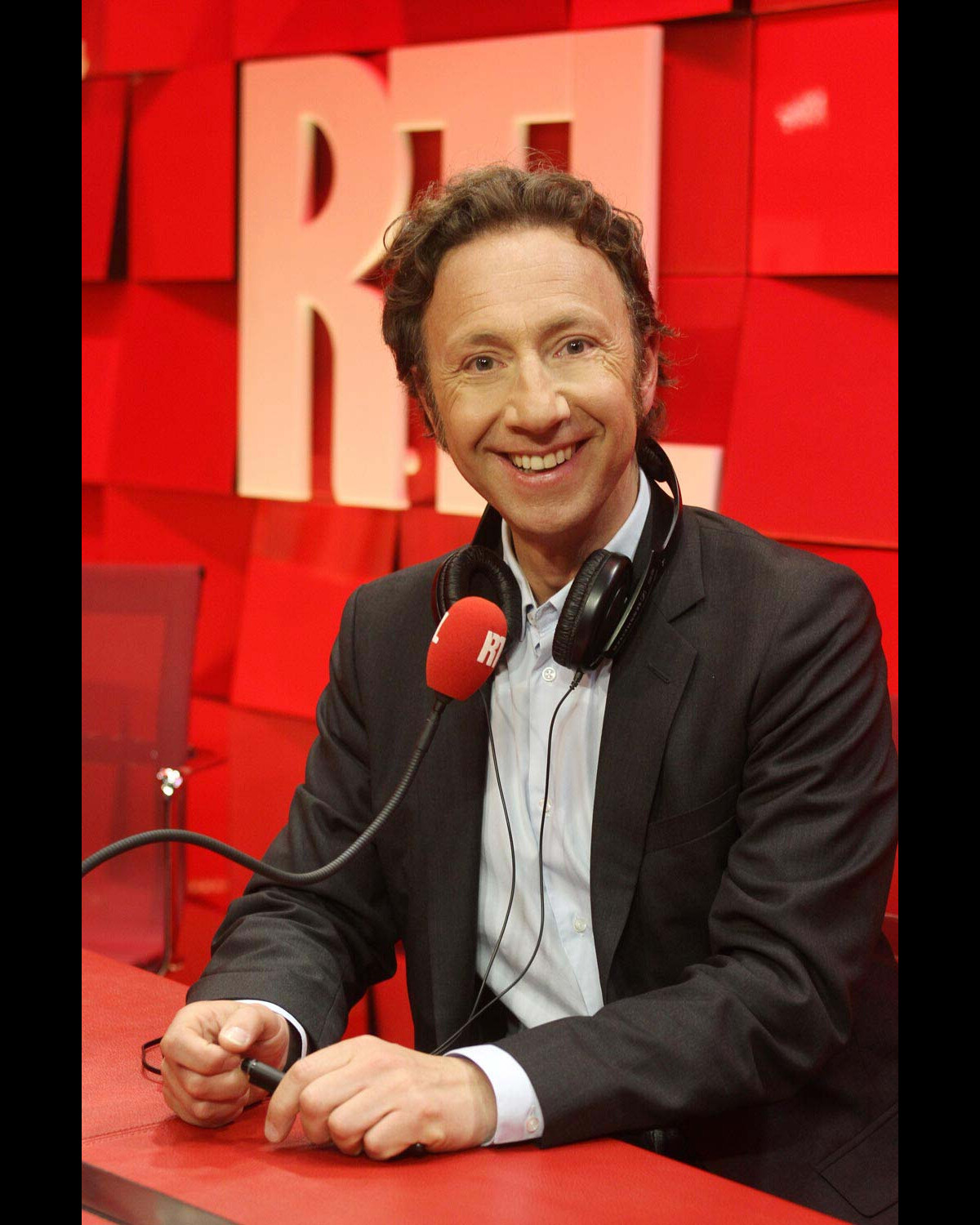 Photo : Stéphane Bern pose dans les studios de sa nouvelle maison RTL ...