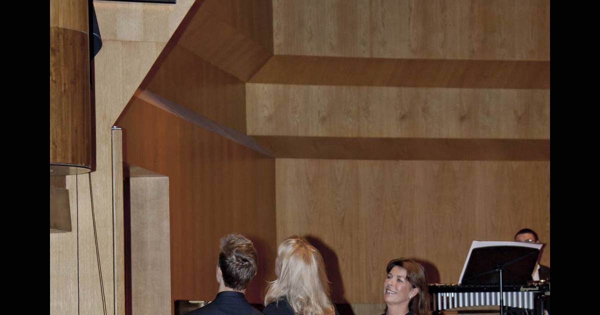 Caroline de Monaco, Amy, femme du défunt, et l'un de ses fils, lors de ...