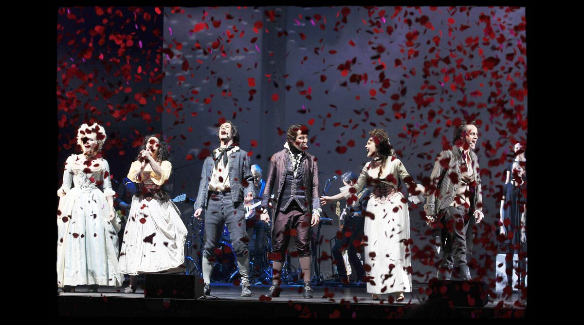 Photo : Roxane Le Texier (Marie-Antoinette), Nathalia (Solène), Mathieu ...